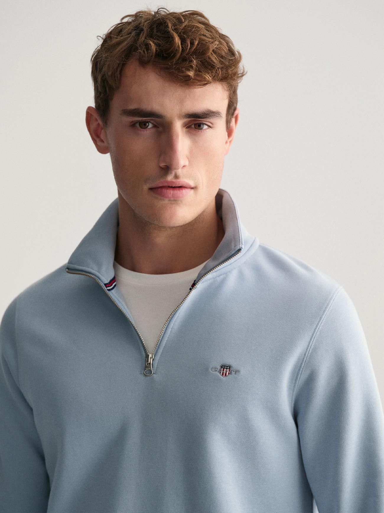 Gant Mens Dove Blue Shield Half Zip Sweatshirt | Designerwear
