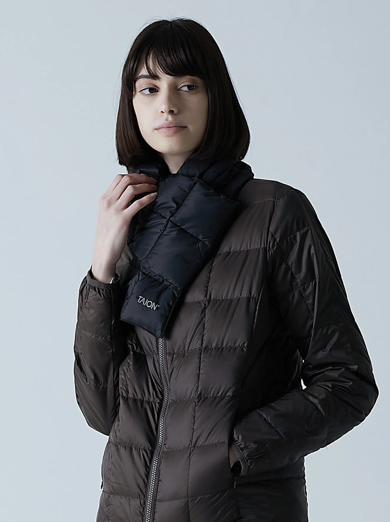 Taion Unisex Black Basic Down Scarf | Designerwear