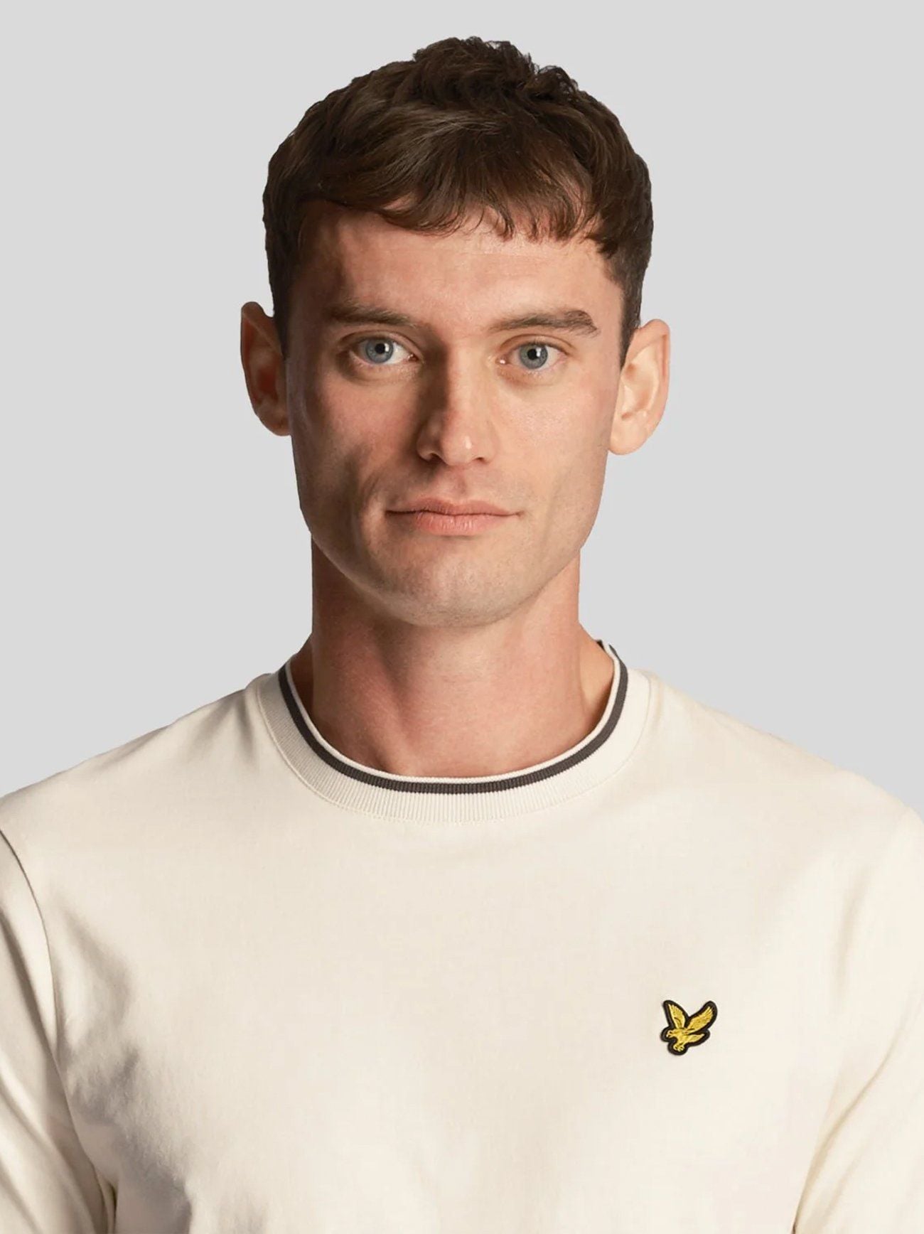 Lyle and Scott Mens Chalk Gunmetal Tipped T-Shirt | Designerwear