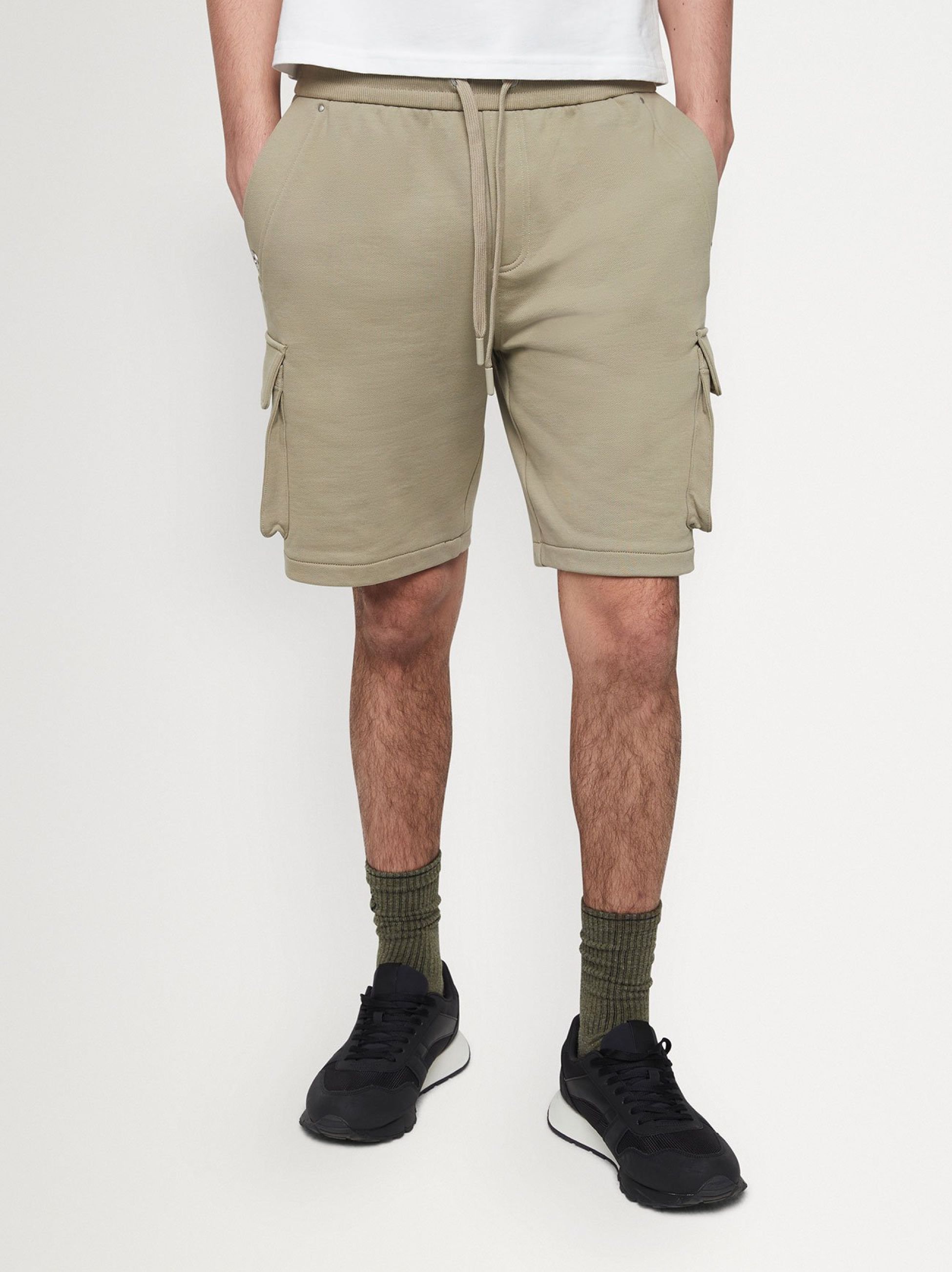Moose Knuckles Mens Sage Hartsfield Cargo Short | Designerwear